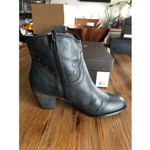 Corso Como | Shoes | New In Box Corso Como Black Leather Ankle Booties ...